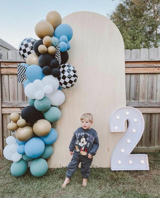 Retro Race Tracks DIY Balloon Garland Kit - The Party Bar & Co ...